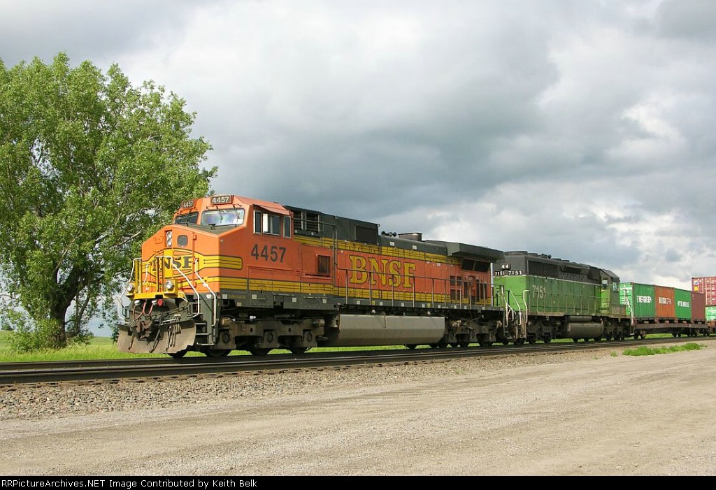 BNSF 4457